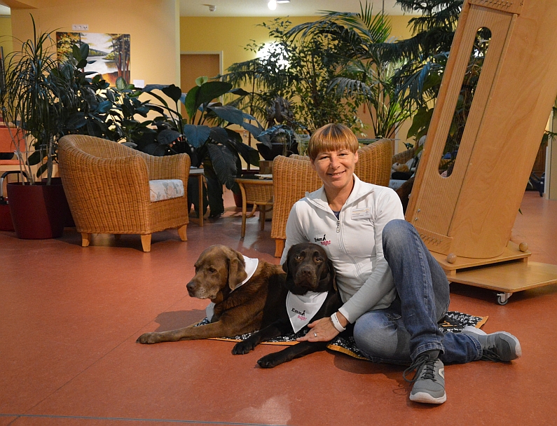 Das Emma-Wunder: Ivana Seger und ihre Hündin Emma begleiten ...