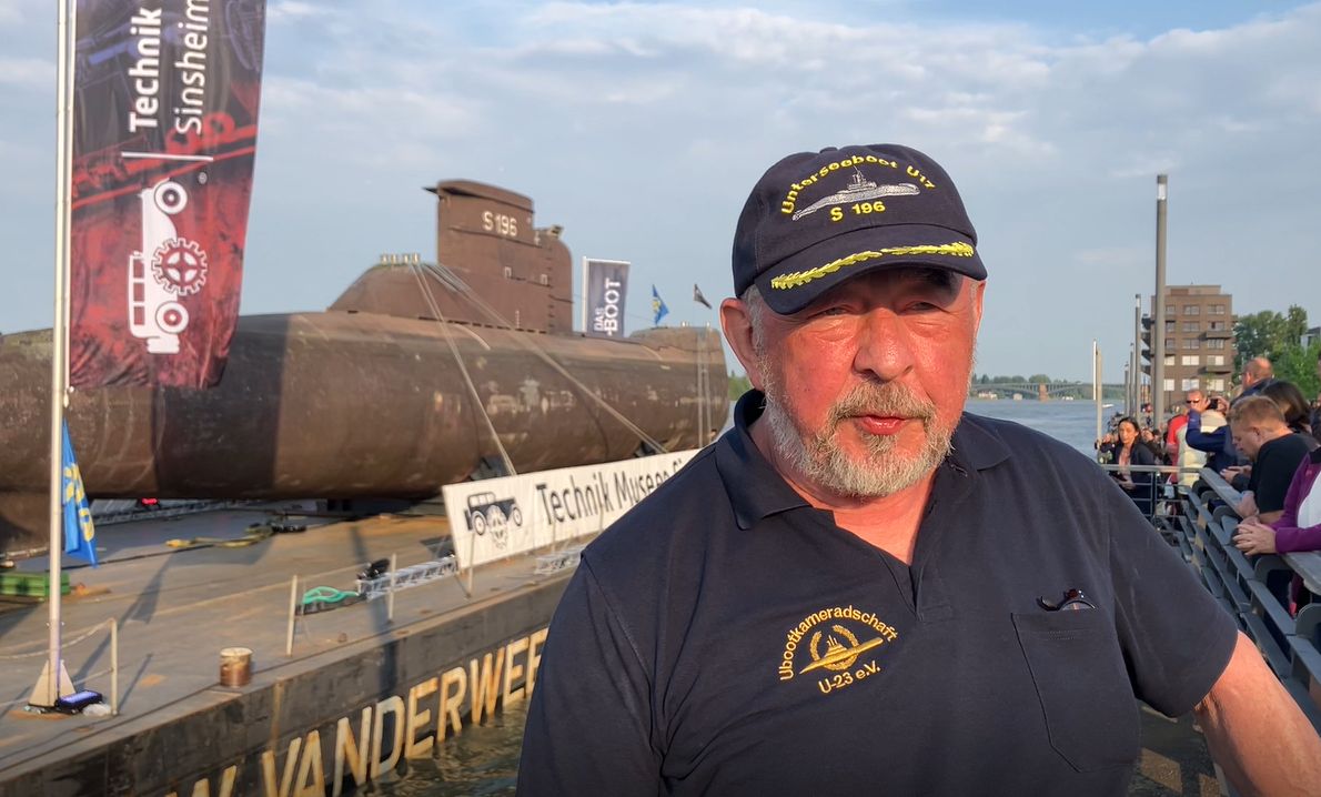U-Boot U17 in Mainz von Tausenden bestaunt - Fregattenkapitän a.D. Weber machte einst Ausbildung ...