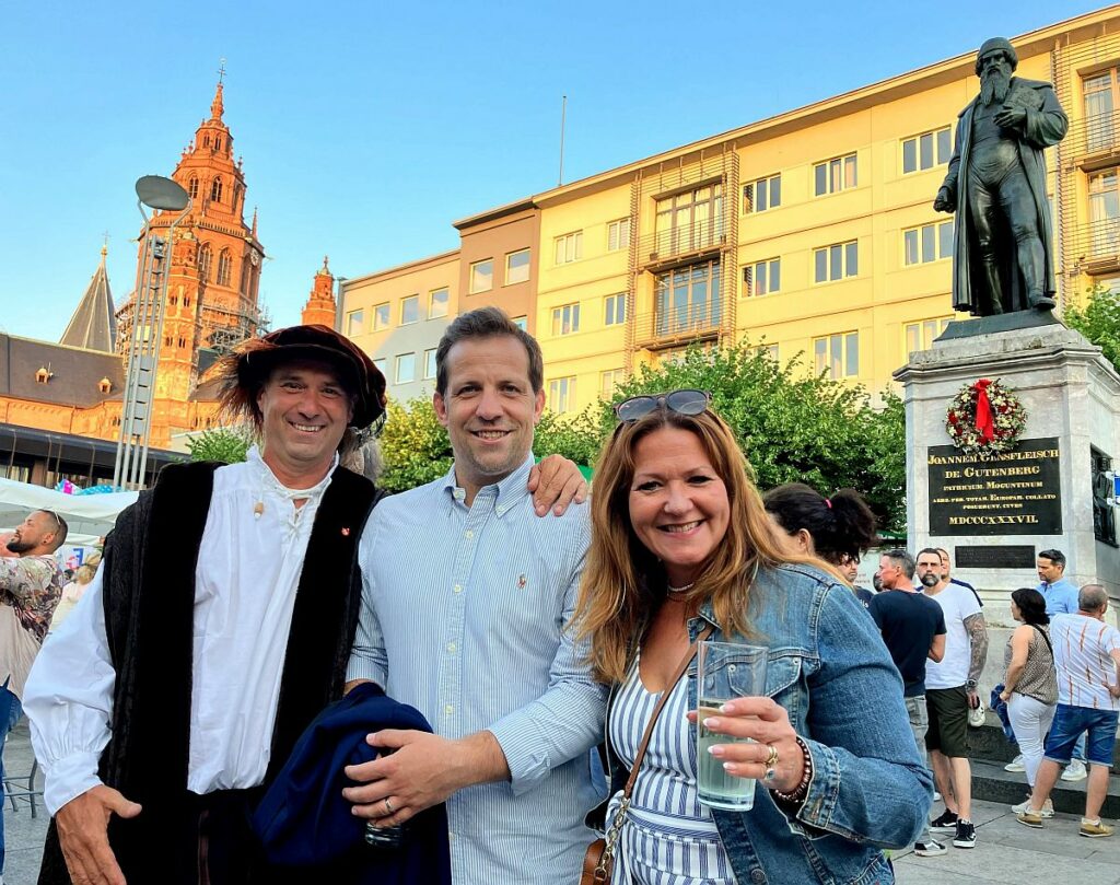 Drohnenshow statt Feuerwerk zur Mainzer Johannisnacht 2025: "Gutenberg in Himmel schreiben ...