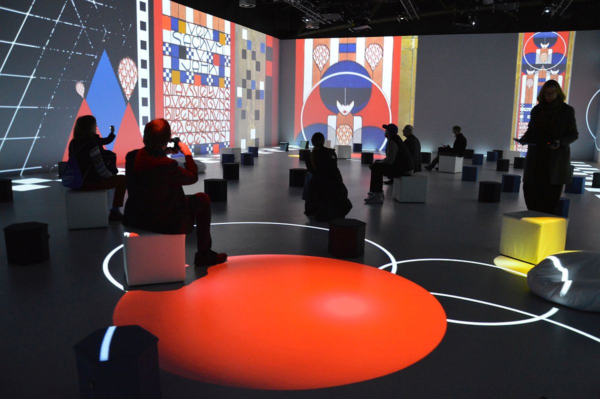 Klimts Kuss in Mainz: Bunte Farbenpracht, wirbelnde Muster, erotische ...