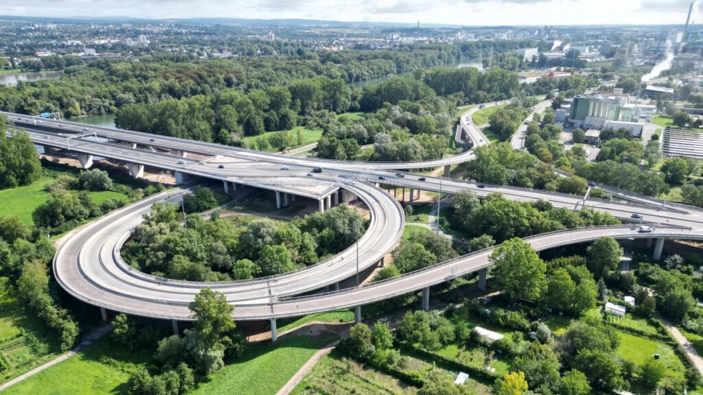 "Enormes Sicherheitsrisiko": Sperrung der Ausfahrt der A643 nach Mainz ...