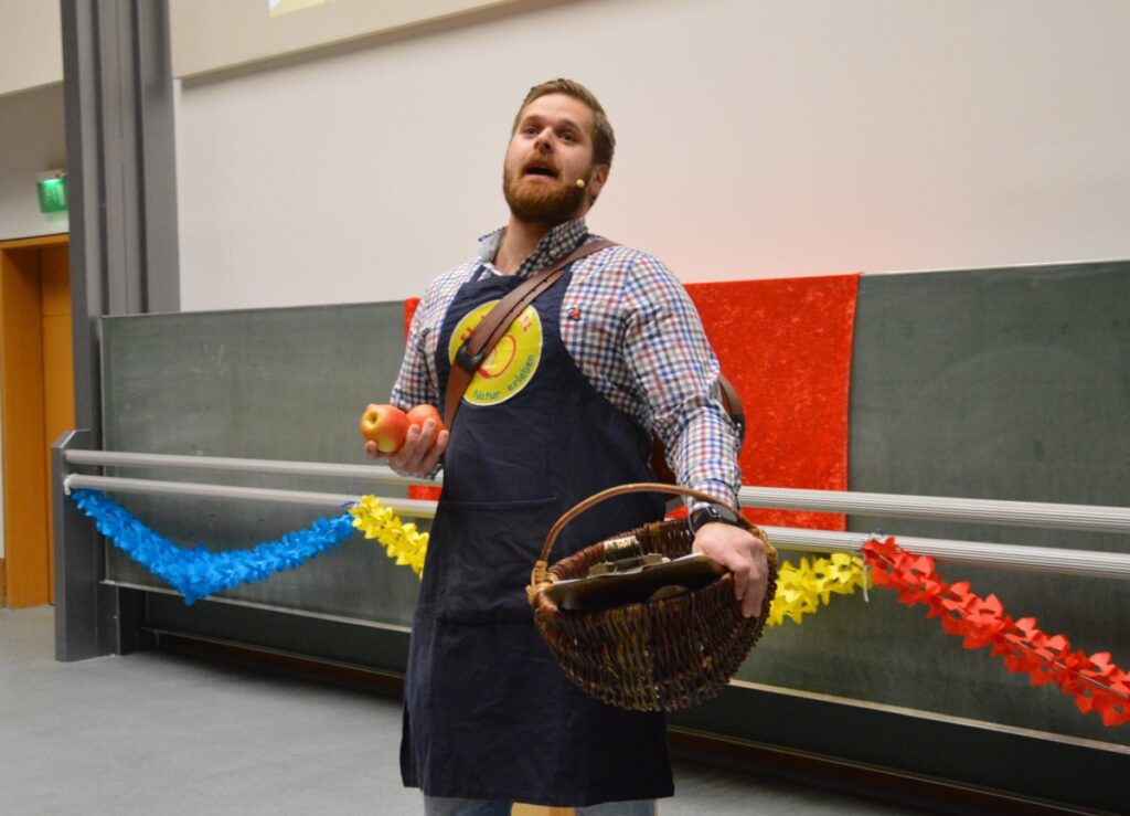 Nachts im Hörsaal in Mainz: "Man tauscht den Kittel gegen die Kapp ...